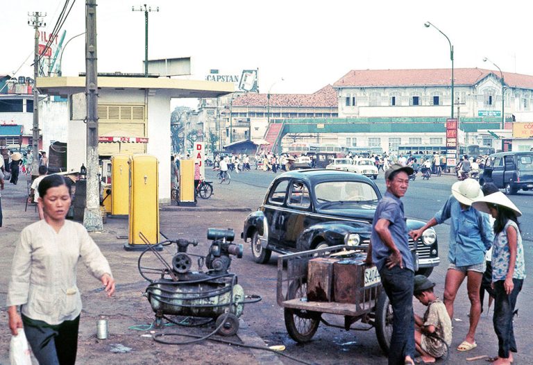Sài Gòn tuyệt đẹp năm 1968-1969 qua 100 tấm ảnh của Brian Wickham