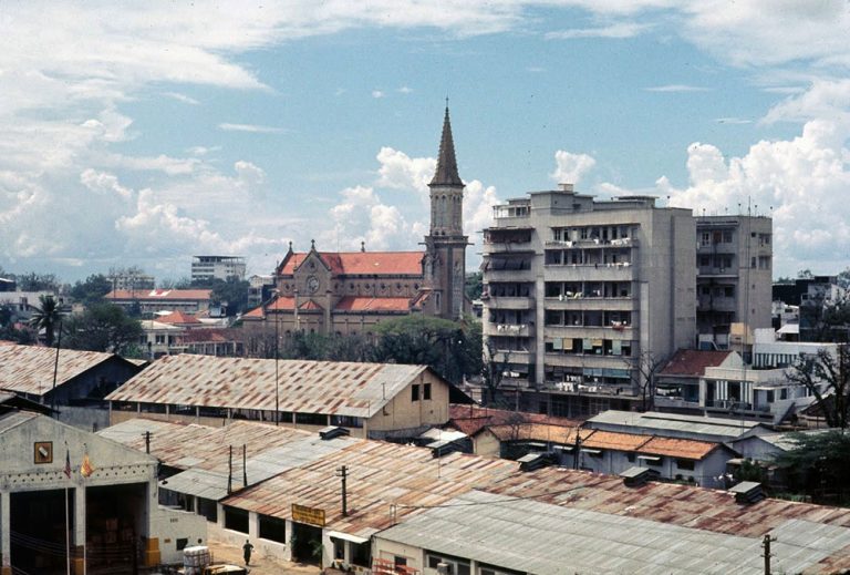 Sài Gòn tuyệt đẹp năm 1968-1969 qua 100 tấm ảnh của Brian Wickham