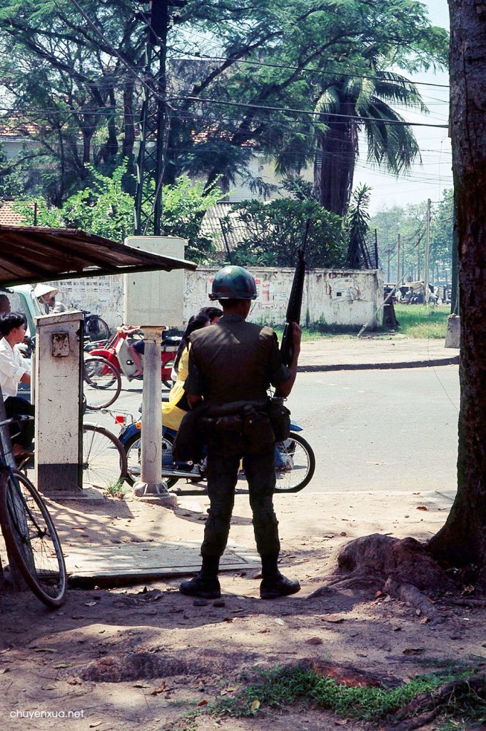 Sài Gòn tuyệt đẹp năm 1968-1969 qua 100 tấm ảnh của Brian Wickham